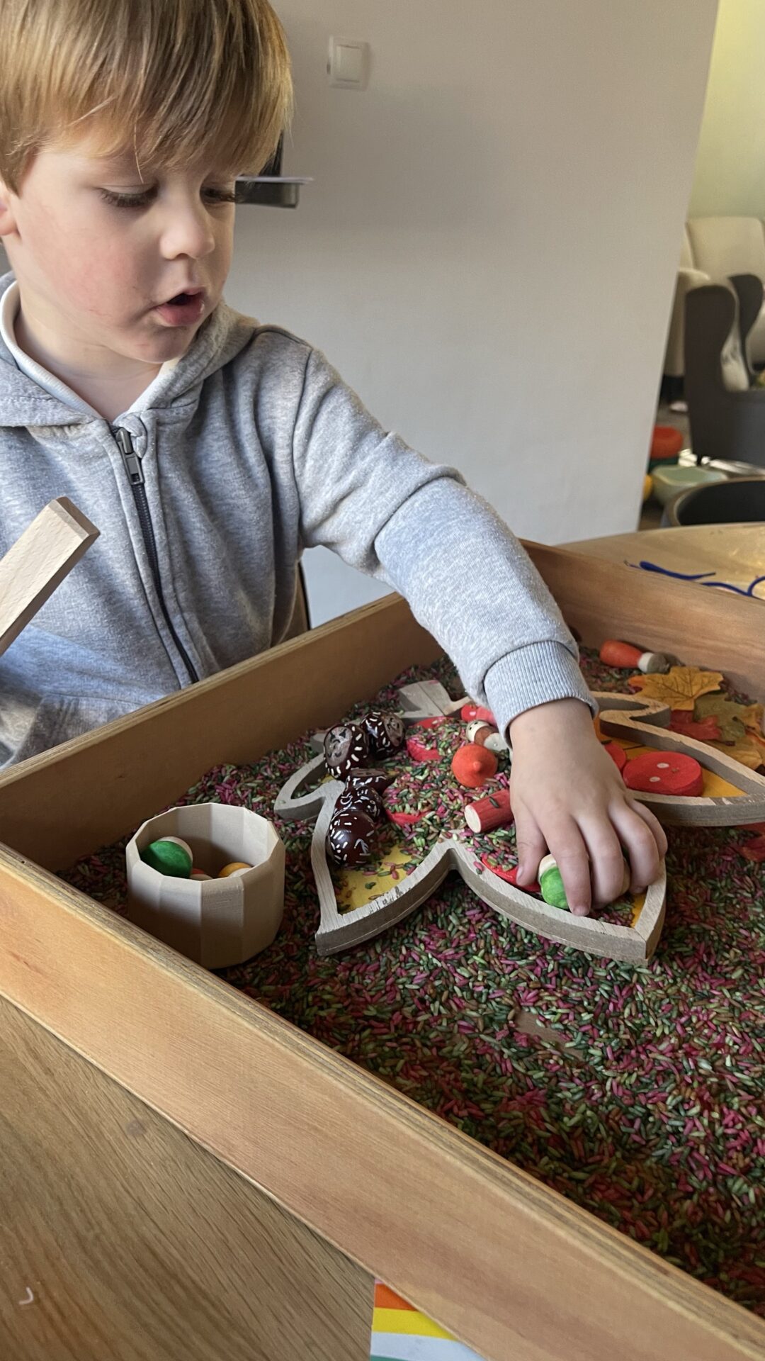 Sensory play / sensorisch spel thema herfst - KinderKoopjesjager.nl