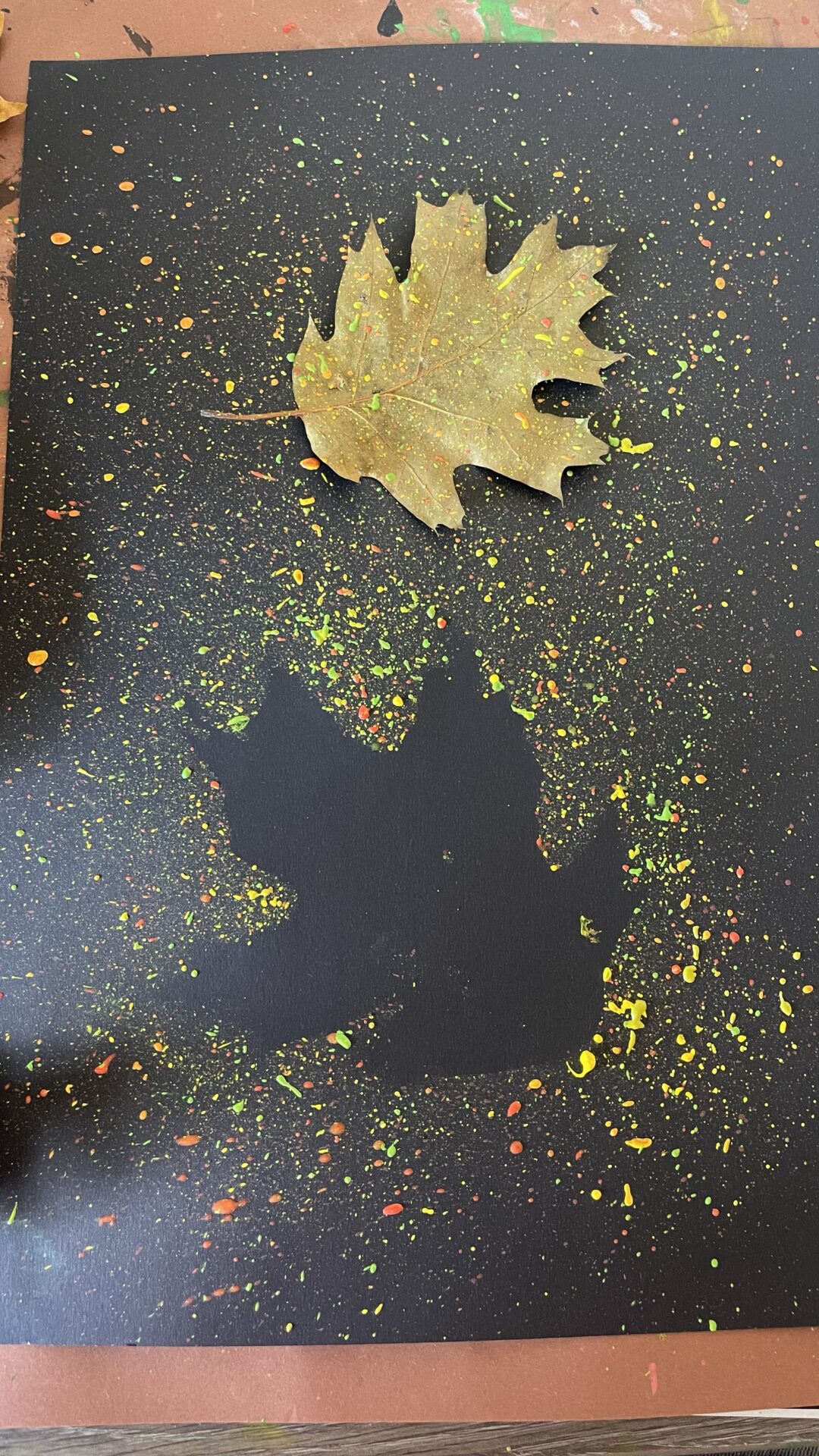 Herfst activiteit: Verf spatten op 2 manier zonder spatraam ...