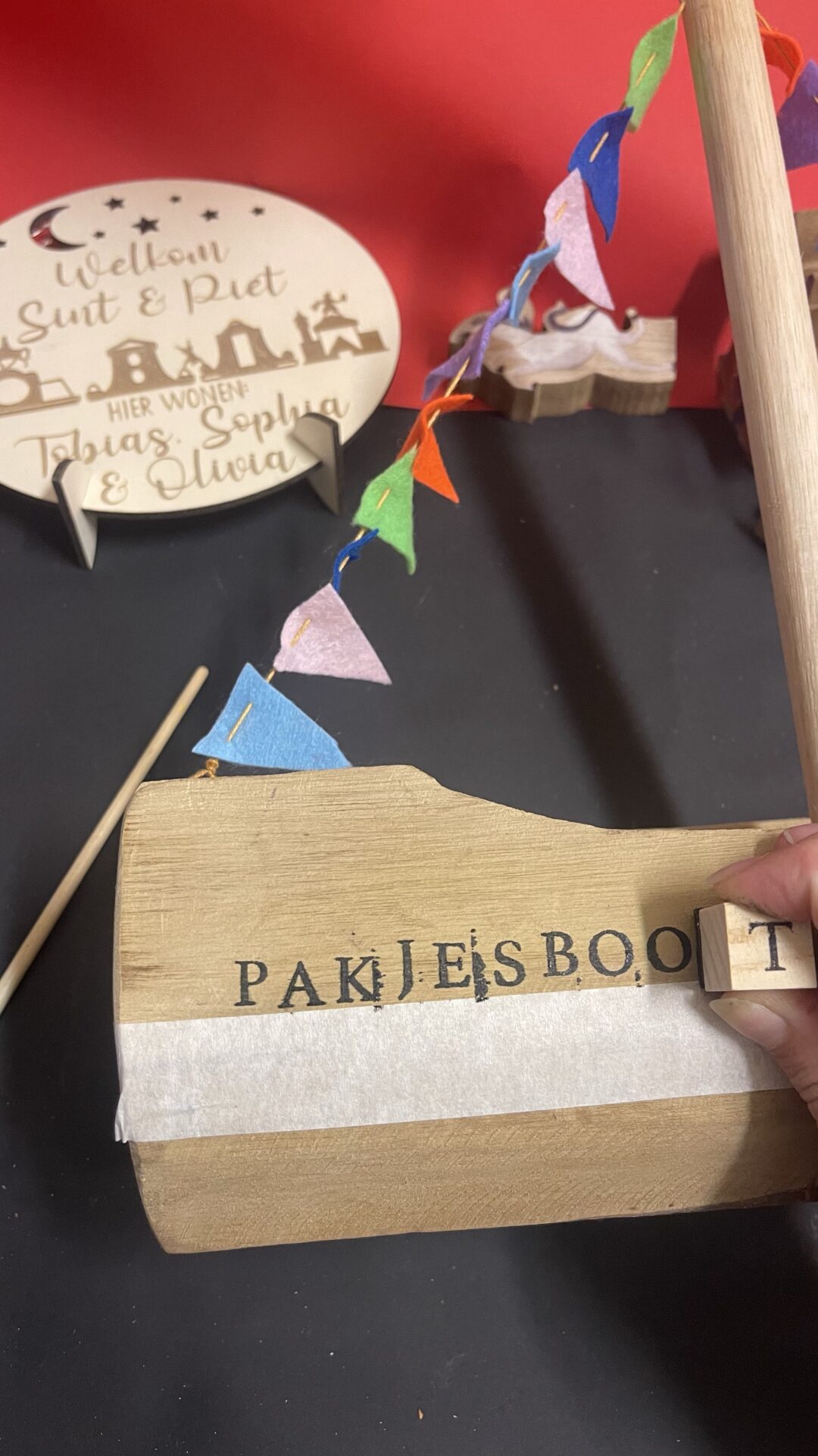 DIY: Maak je eigen houten pakjesboot voor Sinterklaas ...